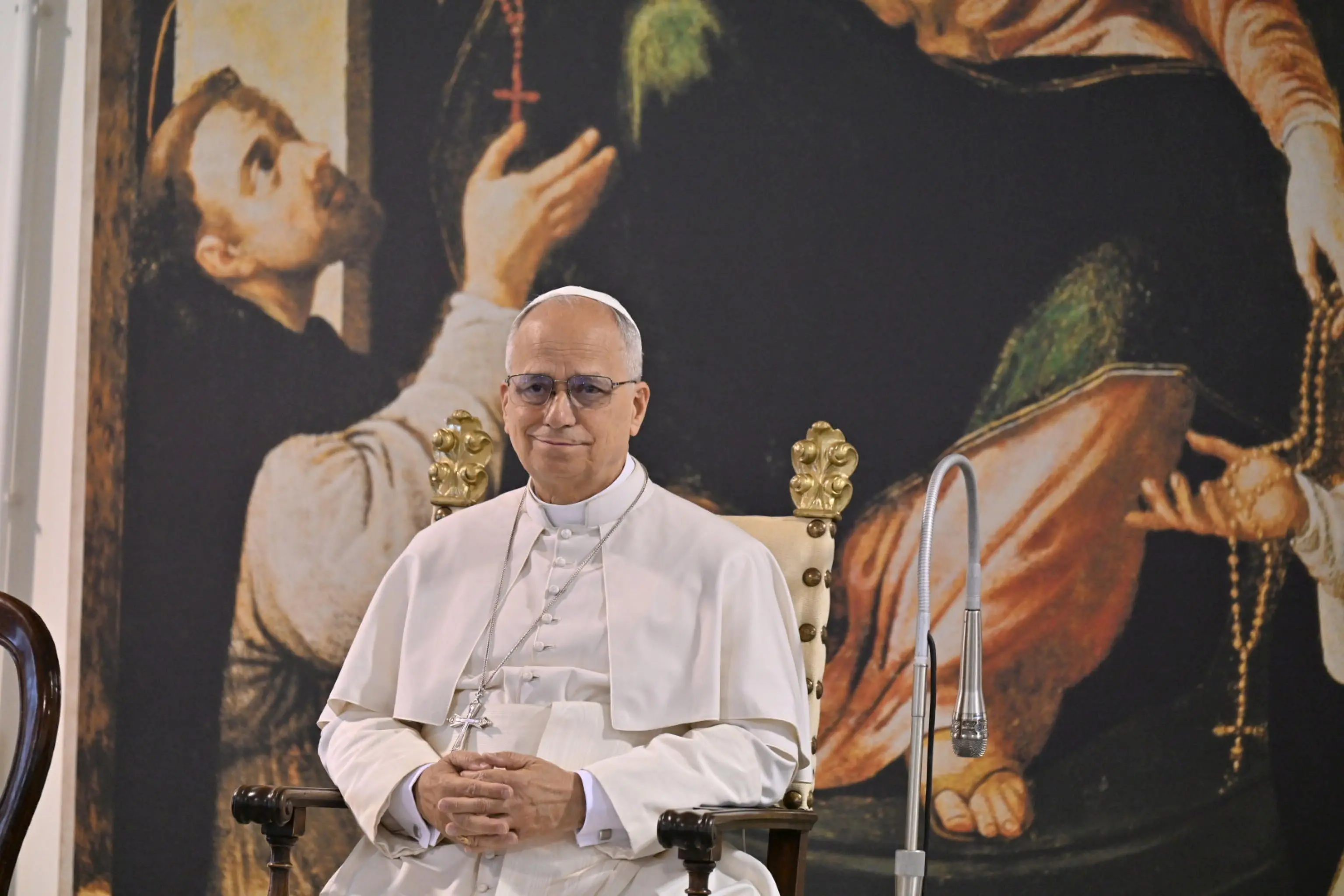 ore 15,30 - Diretta streaming, il Papa a Napoli incontra i sacerdoti in ...